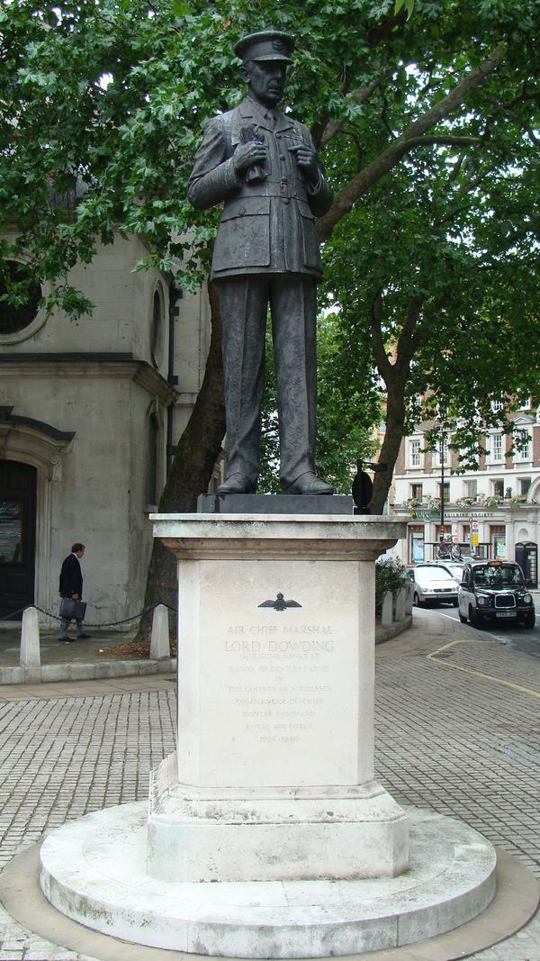 Statue of Lord Dowding, Baron of Bentley Priory | Royal AirForce musem ...