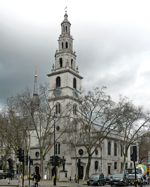 St Clement Danes Church and Lord Dowding Statue | Royal AirForce musem ...